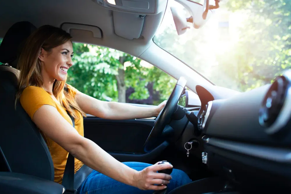 8 Mobil yang Cocok untuk Wanita Pemula | Caroline